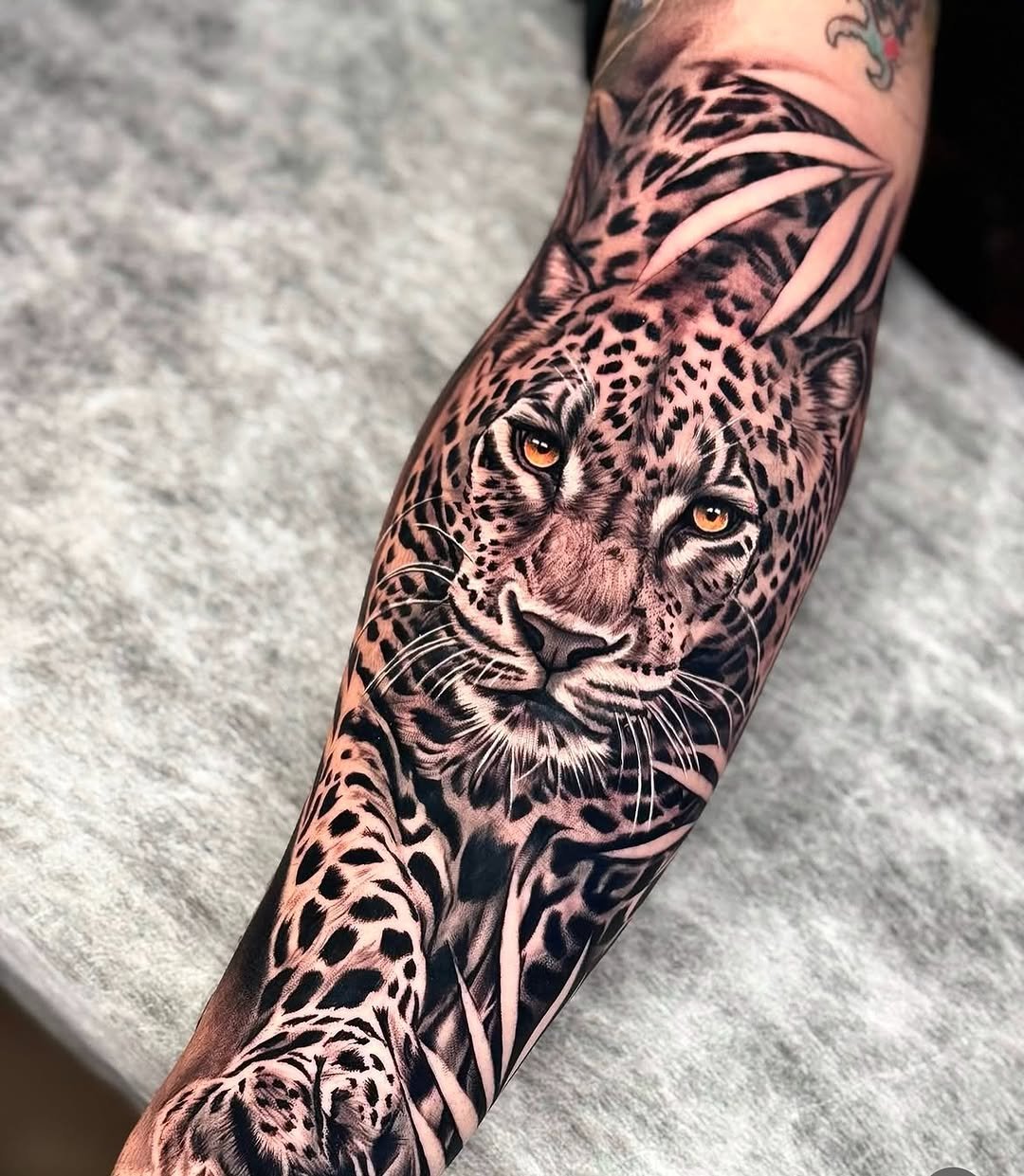 22 Fierce and Fashionable Leopard Tattoos That Speak Bold Confidence